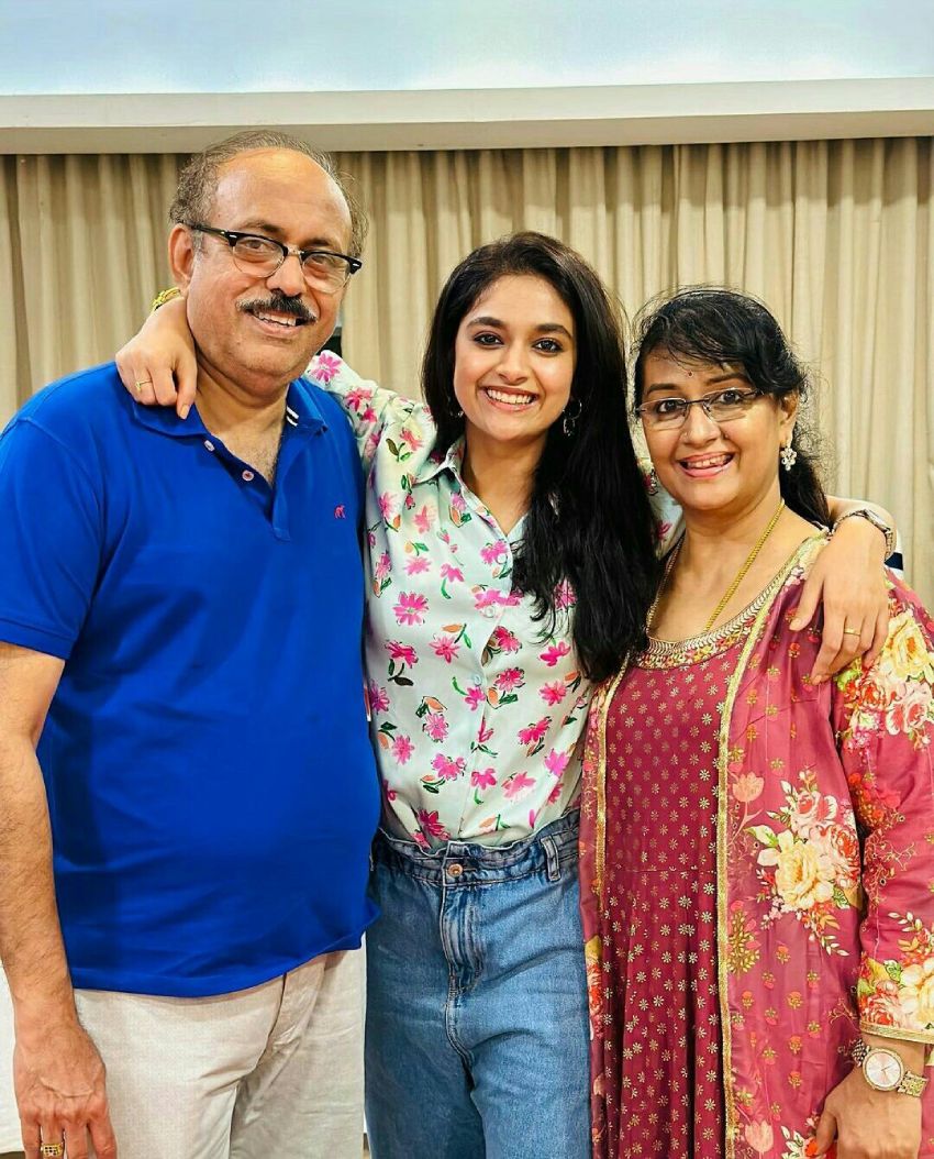 கீர்த்தி சுரேஷ் Photos & Images # 27884 - Filmibeat Tamil