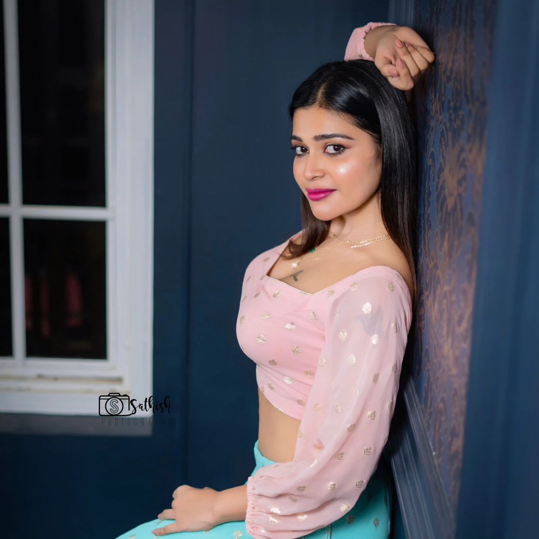 தர்ஷா குப்தா Photos & Images # 36140 - Filmibeat Tamil