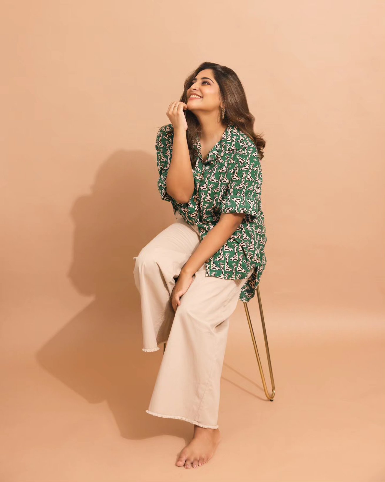 மஜிமா மோகன் Photos & Images # 13501 - Filmibeat Tamil