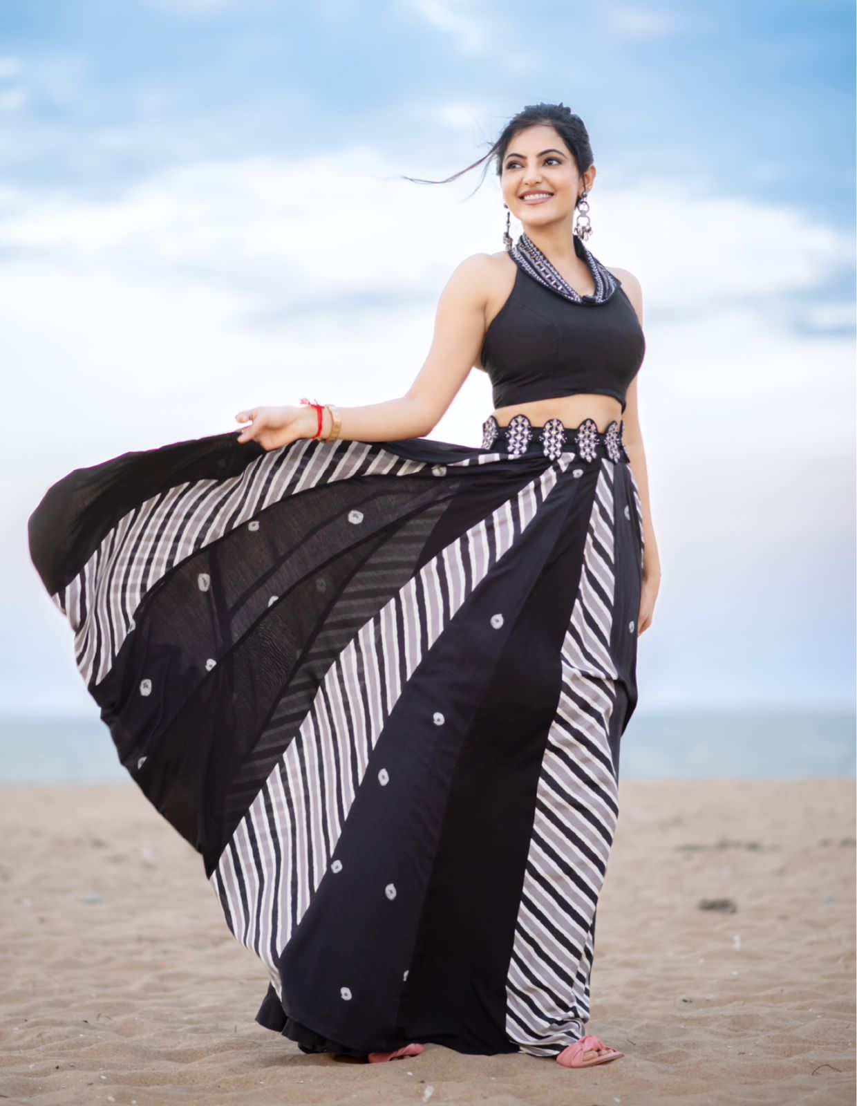 அதுல்யா ரவி Photos & Images # 11196 - Filmibeat Tamil