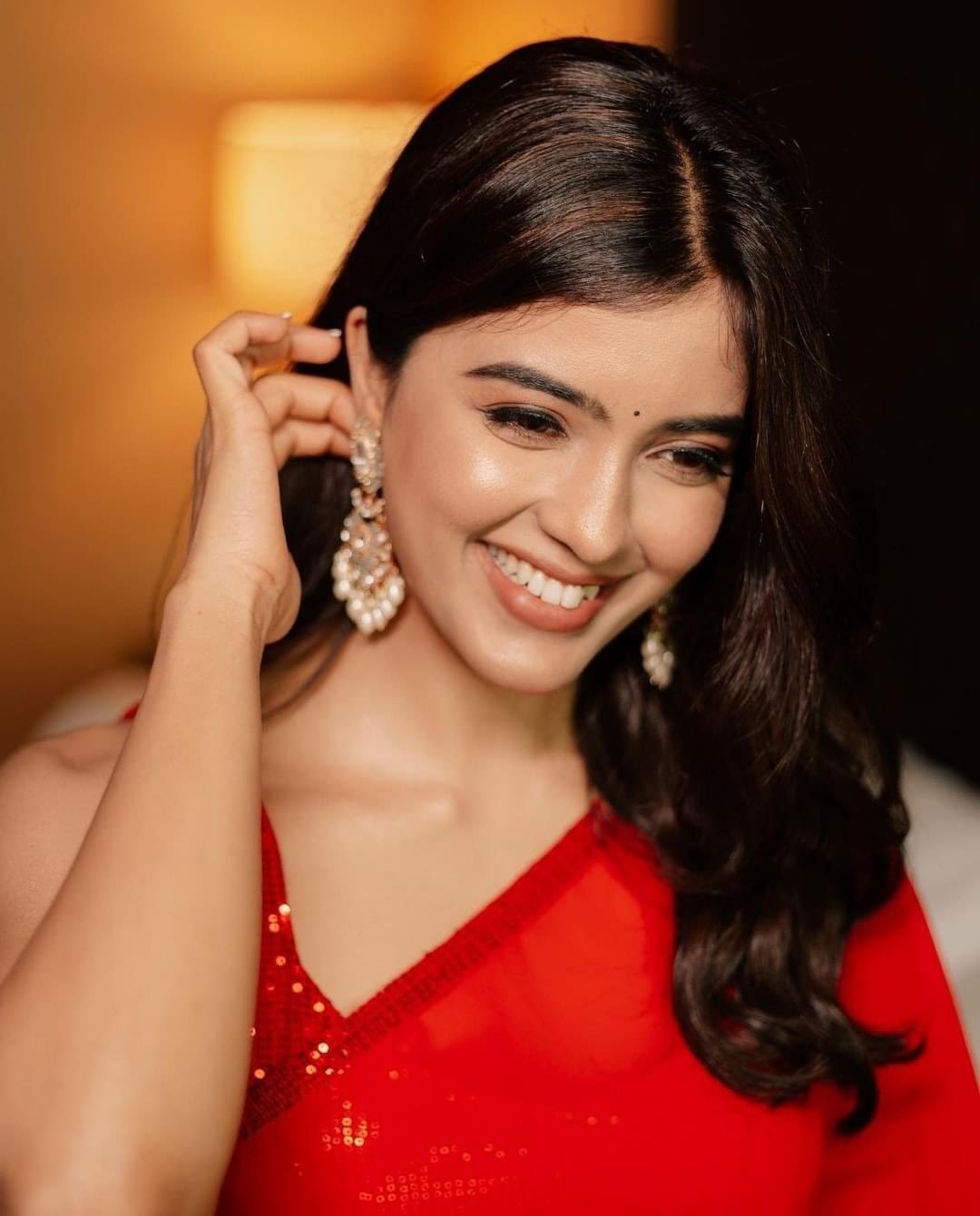 அம்ரித்தா ஐயர் Photos & Images # 27347 - Filmibeat Tamil