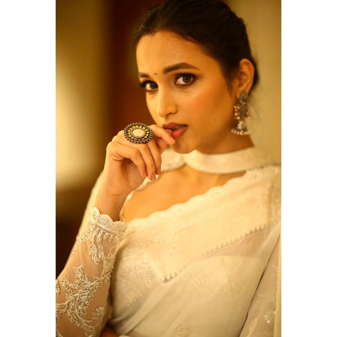 ஸ்ரீநிதி ஷெட்டி Photos & Images # 23644 - Filmibeat Tamil