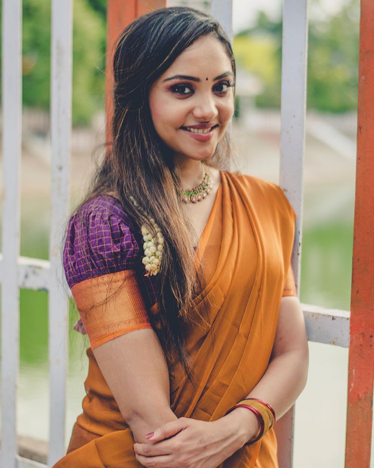 ஸ்ம்ருதி வெங்கட் Photos & Images # 20422 - Filmibeat Tamil