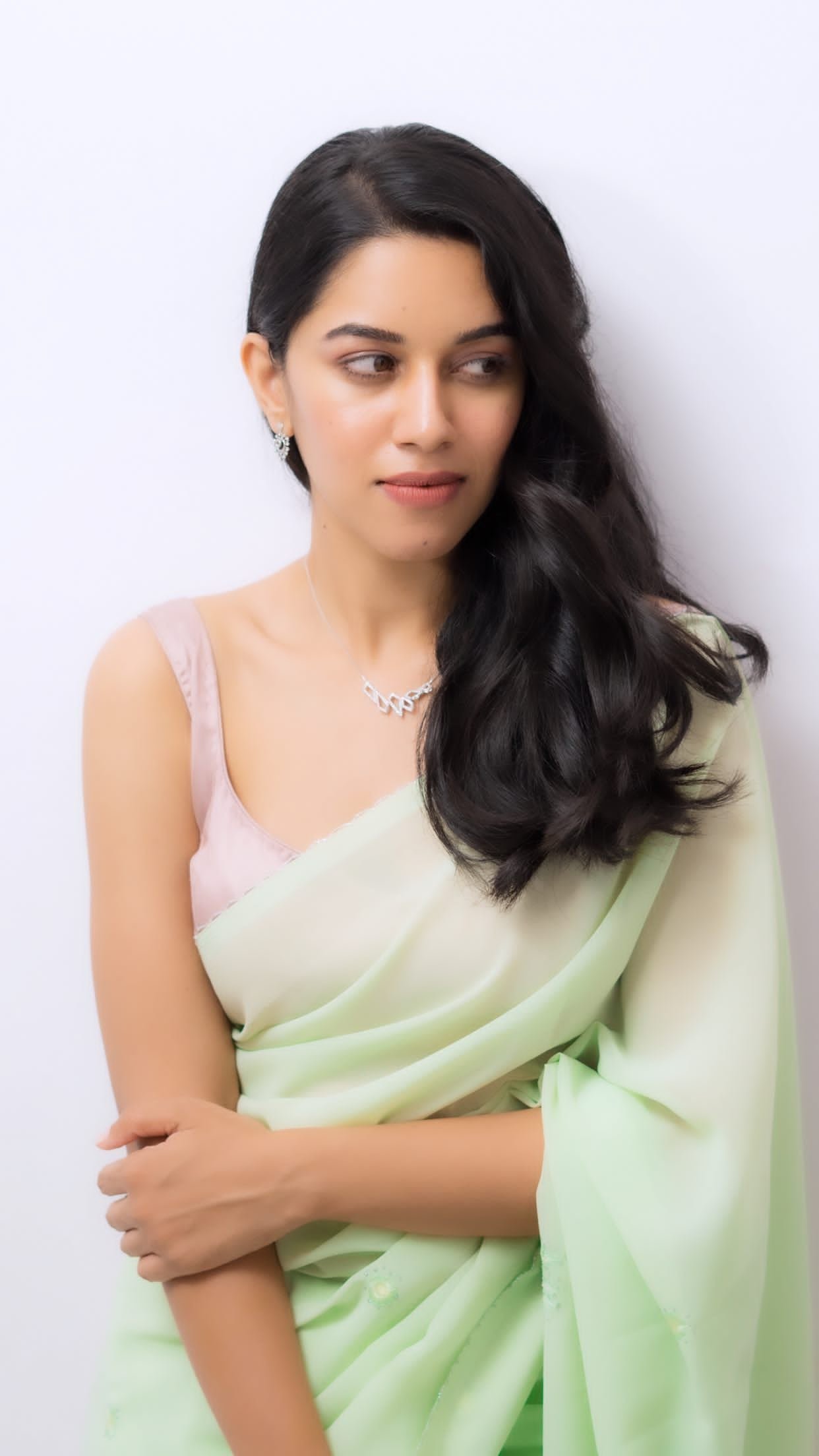 மிருணாளினி ரவி Photos & Images # 5603 - Filmibeat Tamil