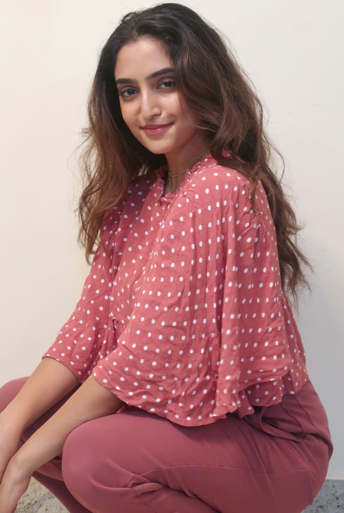ரெபா மோனிகா ஜான் Photos & Images # 6590 - Filmibeat Tamil