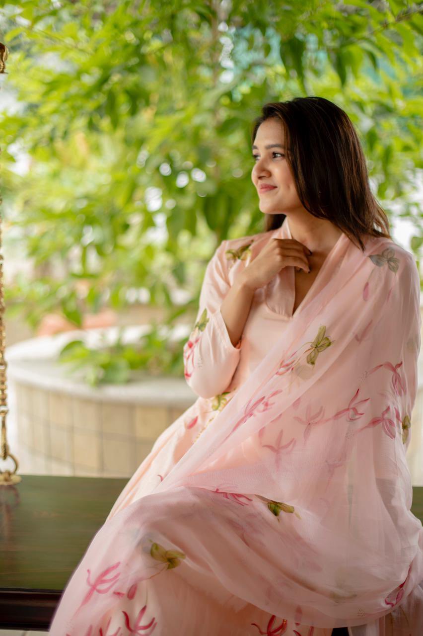 வாணி போஜன் Photos & Images # 13394 - Filmibeat Tamil