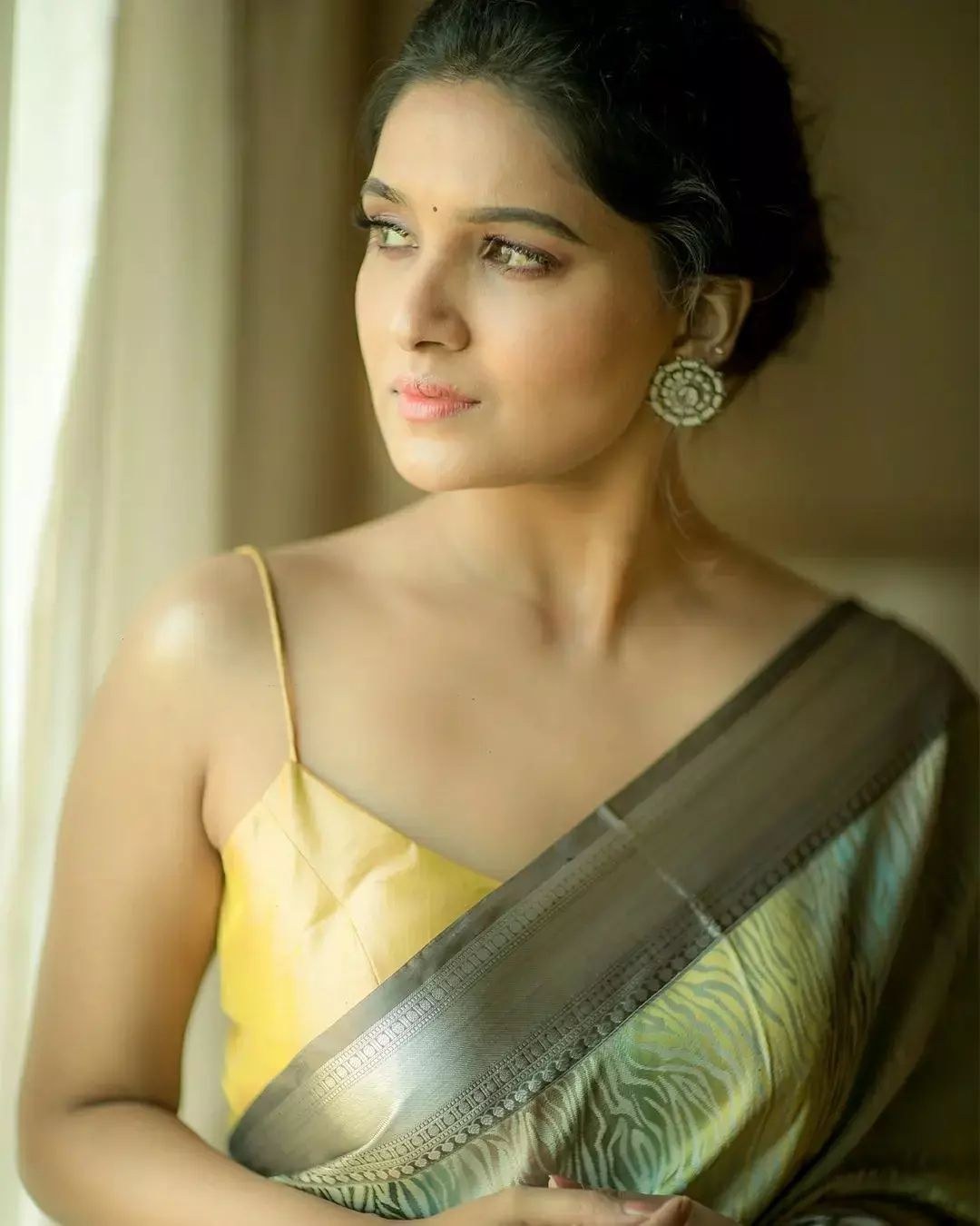 வாணி போஜன் Photos & Images # 19073 - Filmibeat Tamil