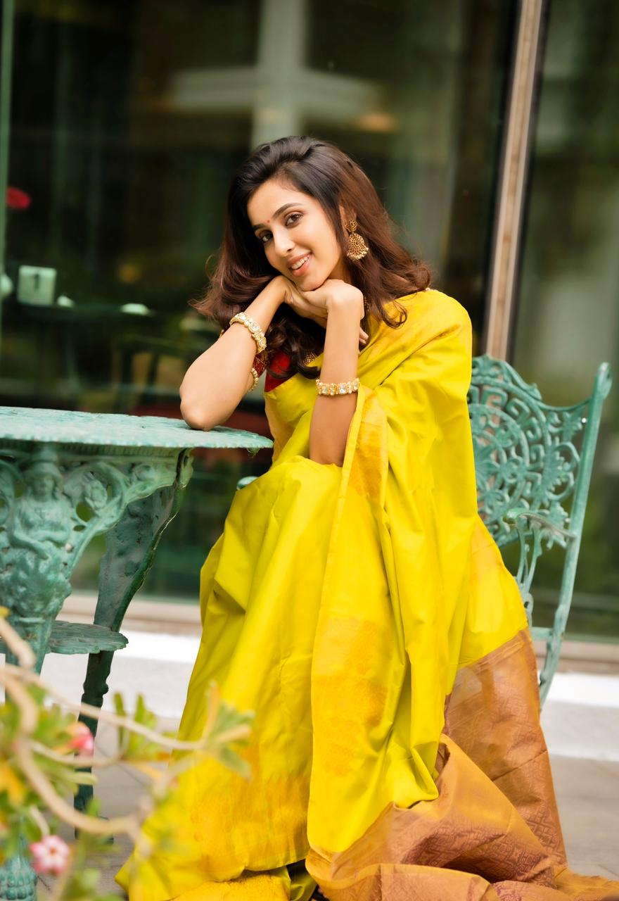 ரியா சுமன் Photos & Images # 24415 - Filmibeat Tamil