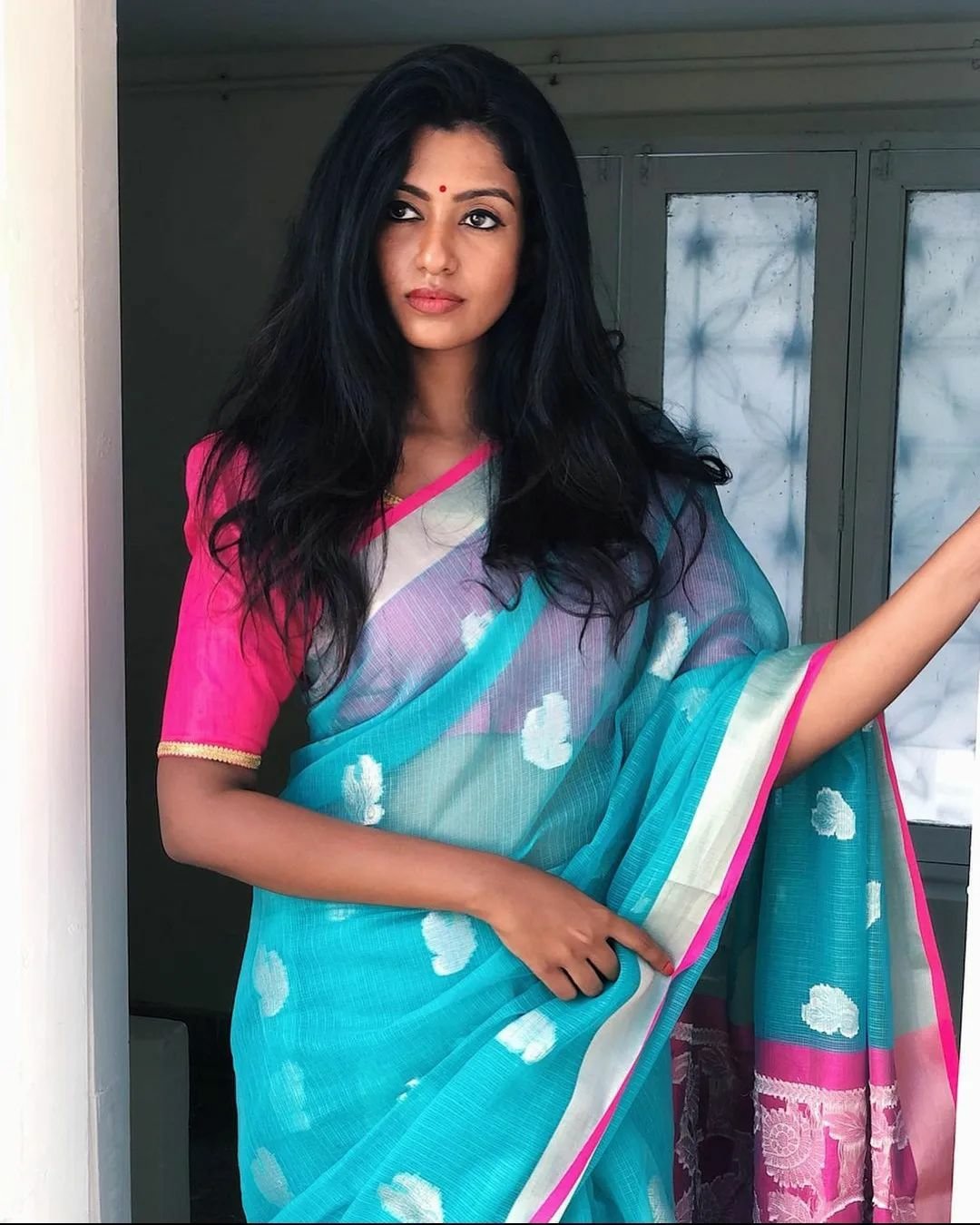 ரோஷ்னி ஹரிப்ரியன் Photos & Images # 28956 - Filmibeat Tamil