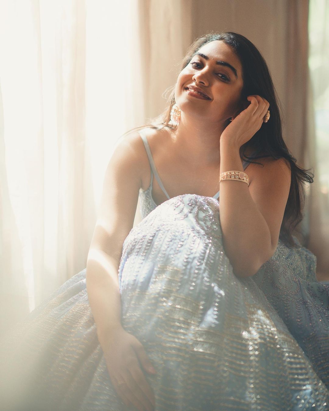 ஷிவாத்மிகா ராஜசேகர் Photos & Images # 35335 - Filmibeat Tamil