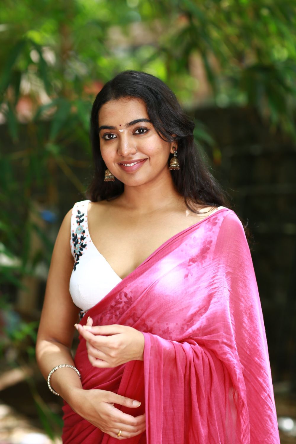 ஷிவாத்மிகா ராஜசேகர் Photos & Images # 30072 - Filmibeat Tamil