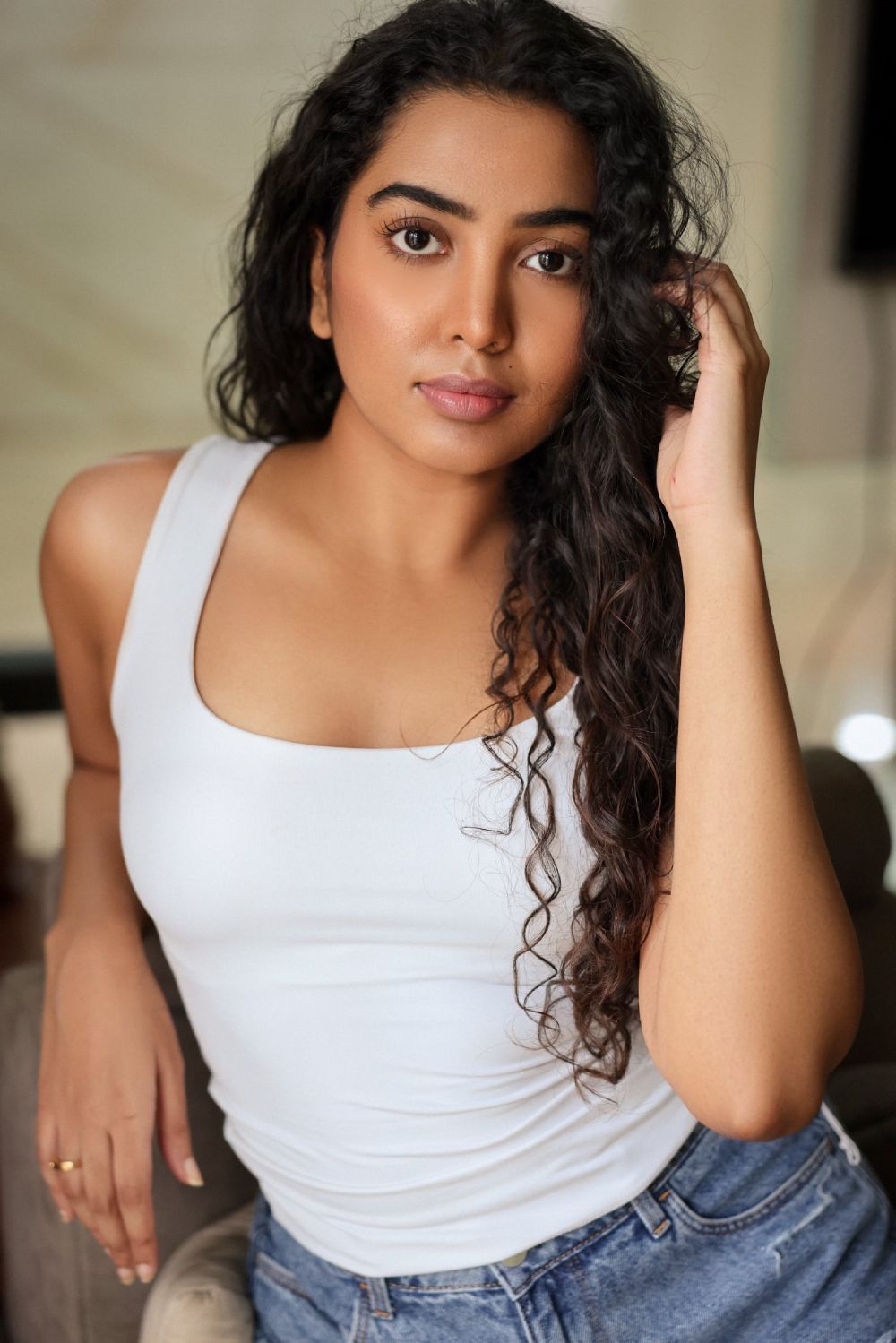 ஷிவாத்மிகா ராஜசேகர் Photos & Images # 33228 - Filmibeat Tamil