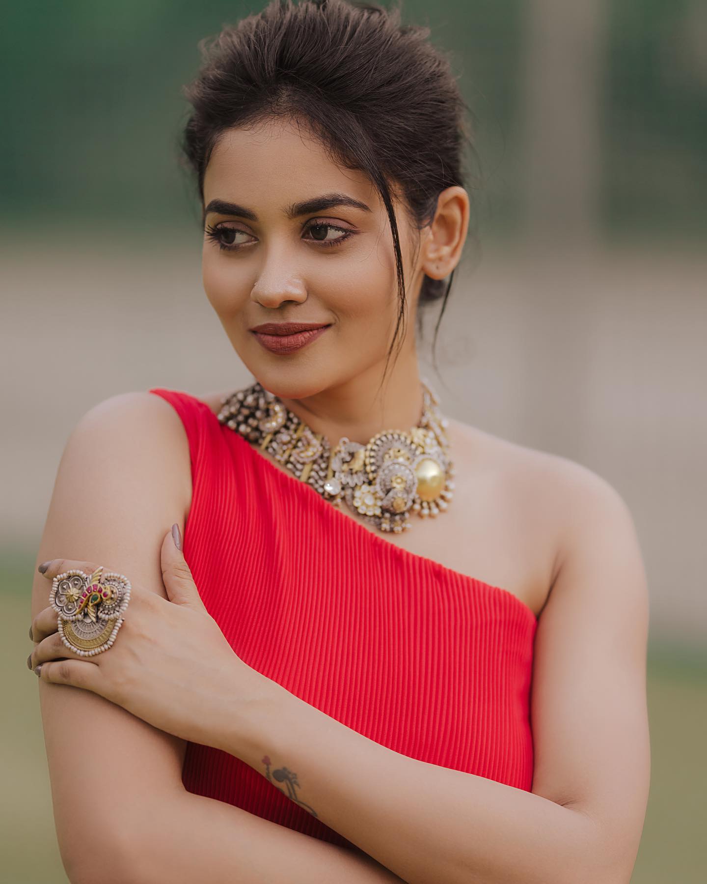 தேஜு அஸ்வினி Photos & Images # 23535 - Filmibeat Tamil