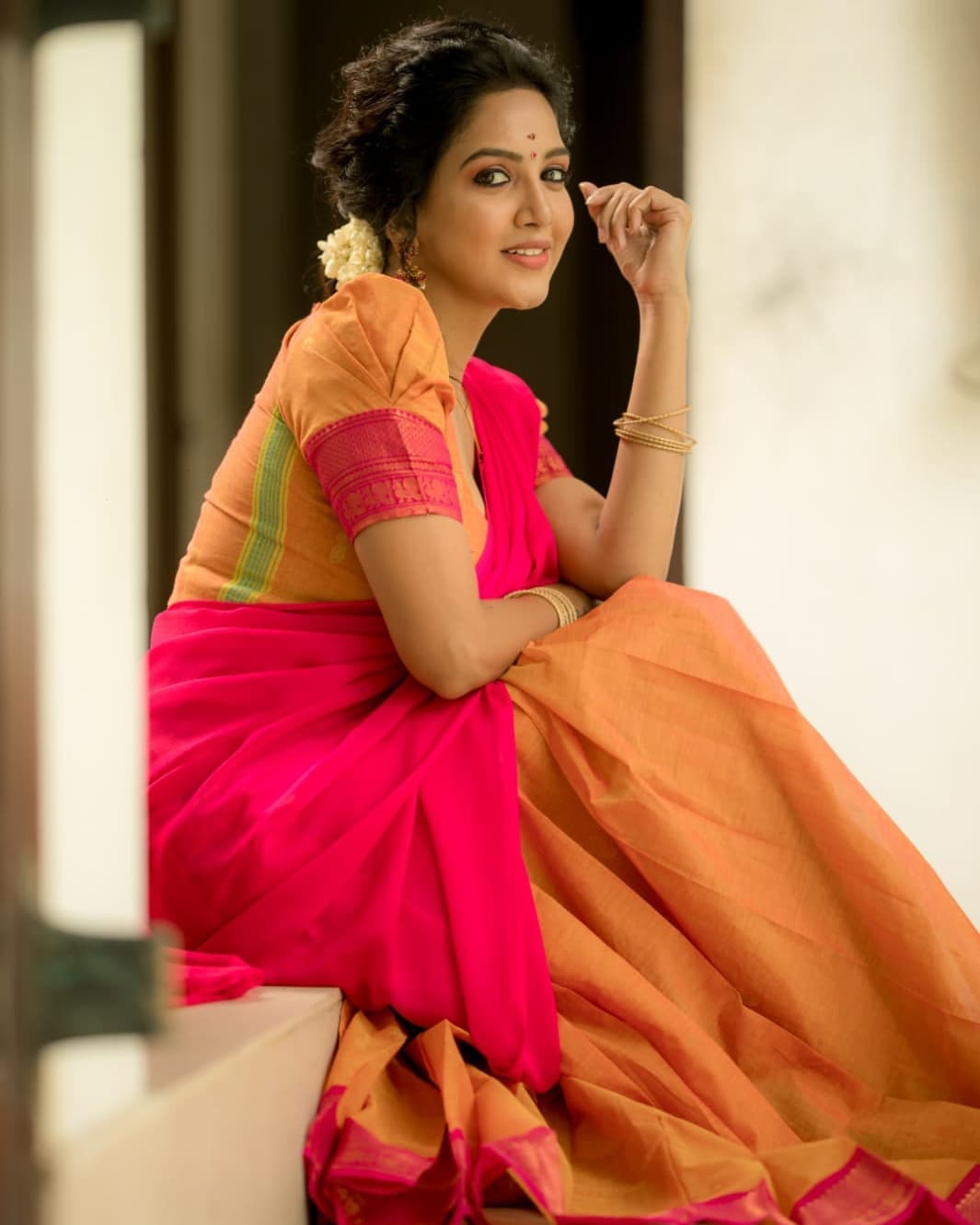 பவானி ரெட்டி Photos & Images # 16889 - Filmibeat Tamil