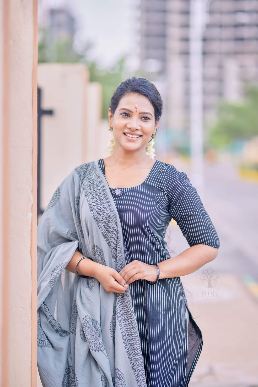 திவ்யா துரைசாமி Photos & Images # 24613 - Filmibeat Tamil