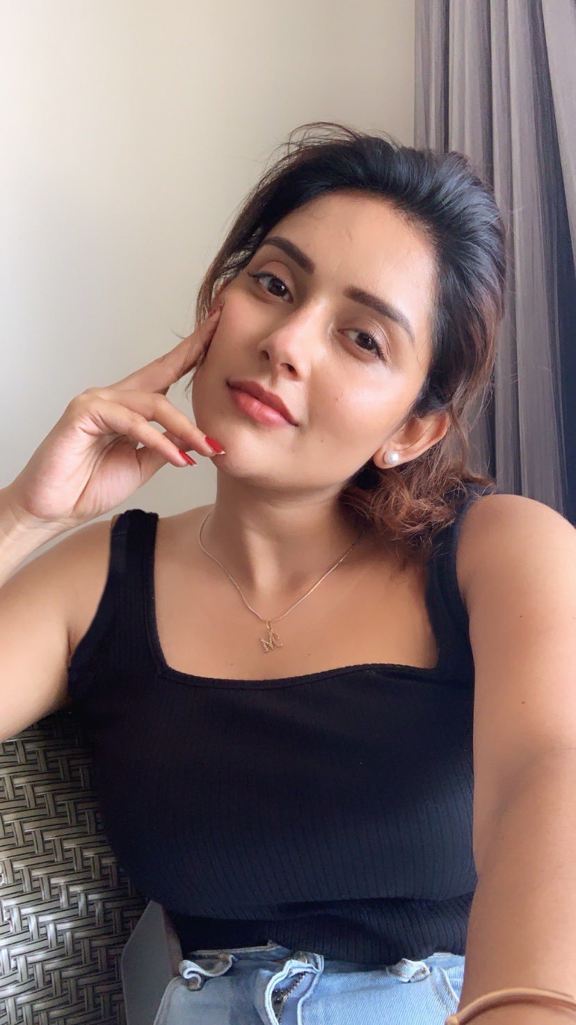 மகிமா நம்பியார் Photos & Images # 21160 - Filmibeat Tamil