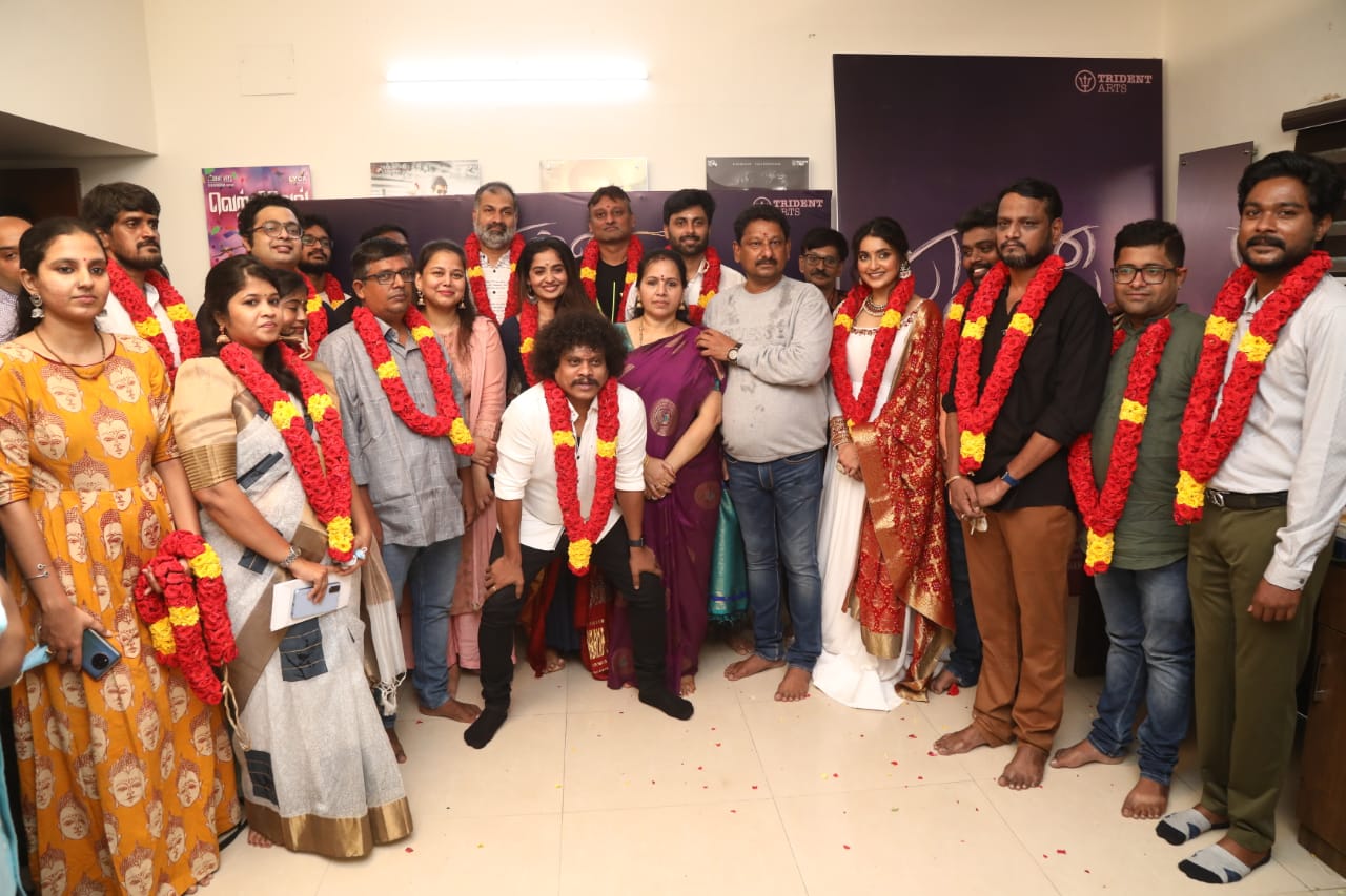 Enna Solla Pogirai Photos & Images # 13127 - Filmibeat Tamil