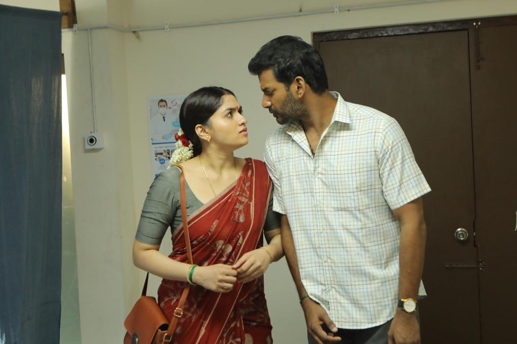 Laththi Charge Photos & Images # 23088 - Filmibeat Tamil