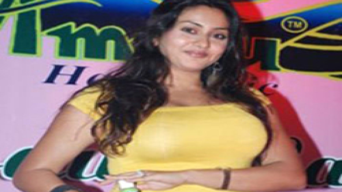 பிகினியில் நமீதா! | ﻿Namitha in Bikini!! - Tamil Filmibeat