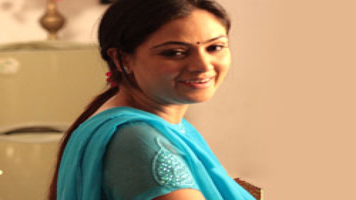 சூர்யாவுக்கு 65, சிம்ரனுக்கு 60! | ﻿Simran appears as 60 years old ...