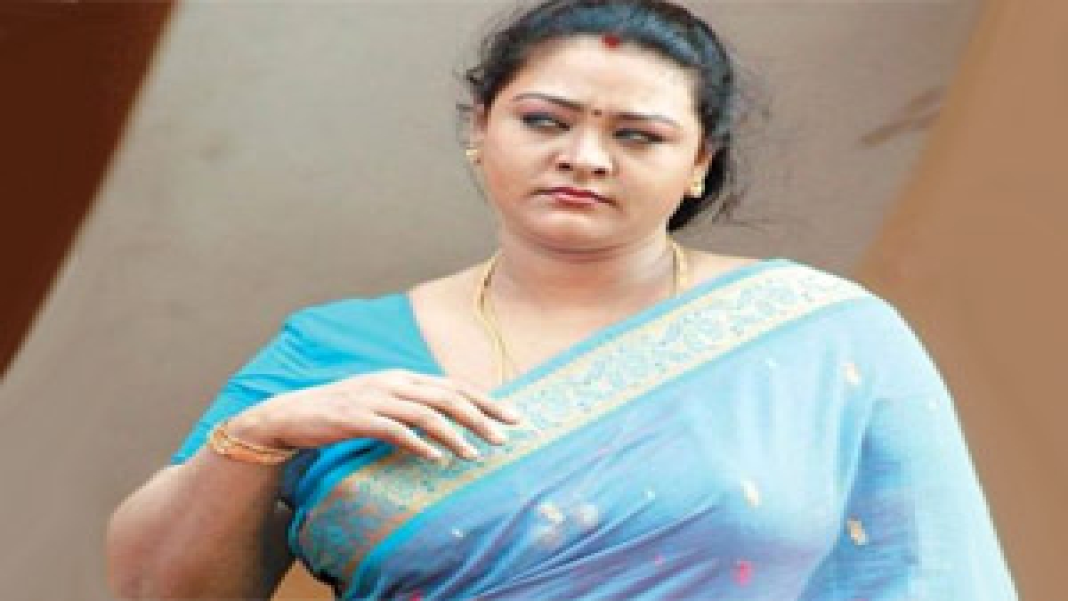 ஆபாச பட வழக்கு- நெல்லை கோர்ட்டில் நடிகை ஷகிலா- நெருக்கியடித்த கூட்டம் ...