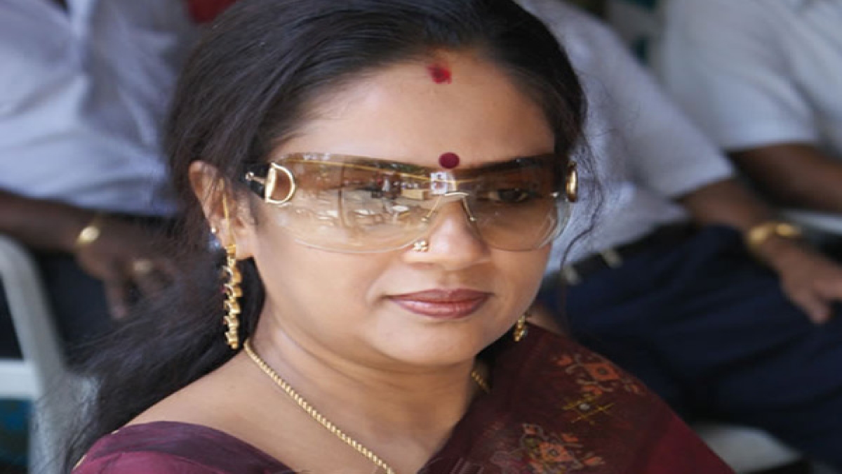 லட்சுமி ராமகிருஷ்ணனின் 'ஆரோகணம்'- அக் 26 ல் வெளியாகிறது! | Lakshmi ...