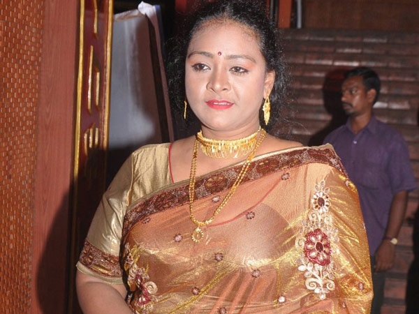 உள்ளது உள்ளபடி.... சுயசரிதை எழுதுகிறார் ஷகிலா.. கலக்கத்தில் பிரபலங்கள் ...