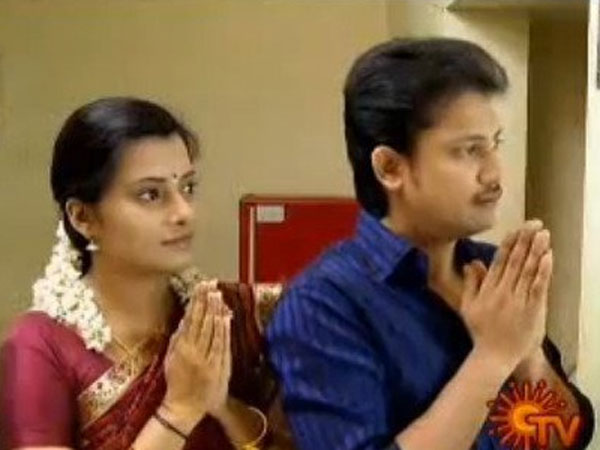 1200 எபிசோடுகளாக அழும் துளசி!… கண்ணீரை எப்ப சார் துடைப்பீங்க? | When ...