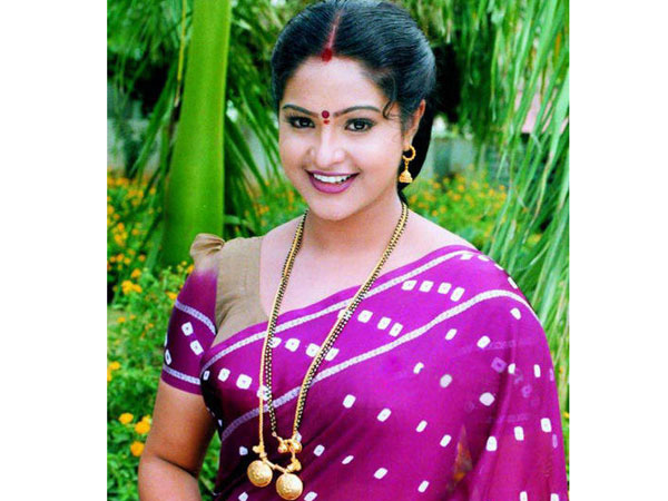 'தல' ஹீரோயின் மந்த்ராவின் செல்ல மகள் ரிதிமாவை பார்த்திருக்கிறீர்களா ...