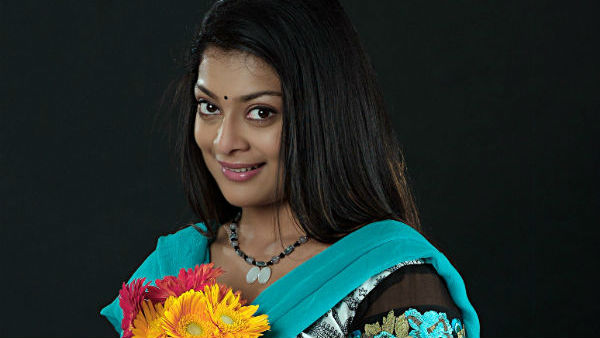 கொரோனா மிரட்டல்..இங்கிலாந்தில் சிக்கித் தவிக்கும் பிரபல நடிகையின் மகள் ...