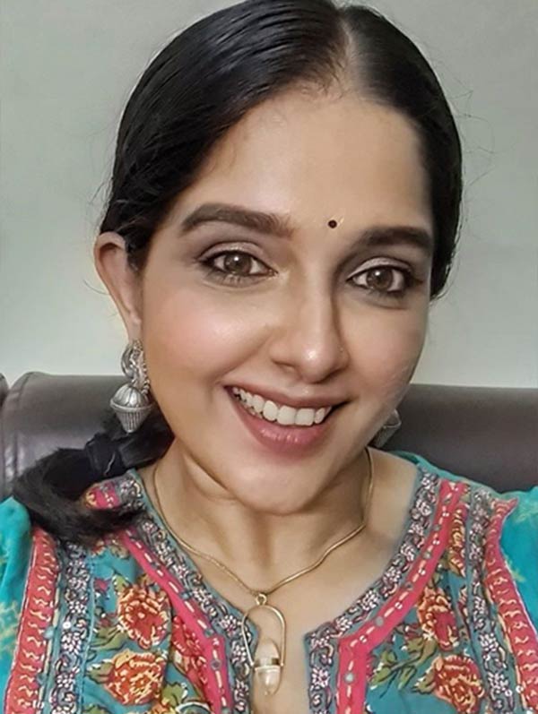 ஆபாச கமென்ட்.. சைபர்கிரைம் போலீஸ் முன் நெட்டிசனை விளாசிய பிரபல நடிகை ...