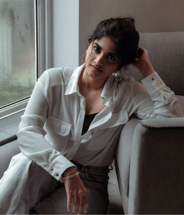 துளிக்கூட மேக்கப் இல்லாமல் சேலையில் மனதை வருடும் மேகா ஆகாஷ்! | Megha ...