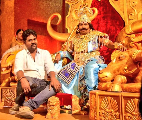 விக்னேஷ் சிவனை தொடர்ந்து இன்னொரு இயக்குநரும் அப்பாவானார்.. சந்தோஷத்தில் ...