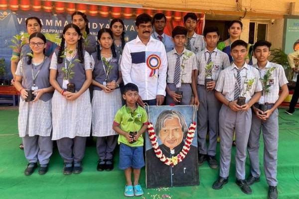 அப்துல் கலாம் பிறந்தநாள்.. விவேக் பணியை கையிலெடுத்த செல் முருகன் ...