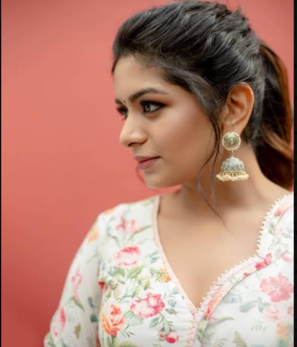 அதர்வாவின் தம்பிக்கு அடித்த ஜாக்பாட்.. மருமகனை ஹீரோவாக்கும் விஜய்யின் ...