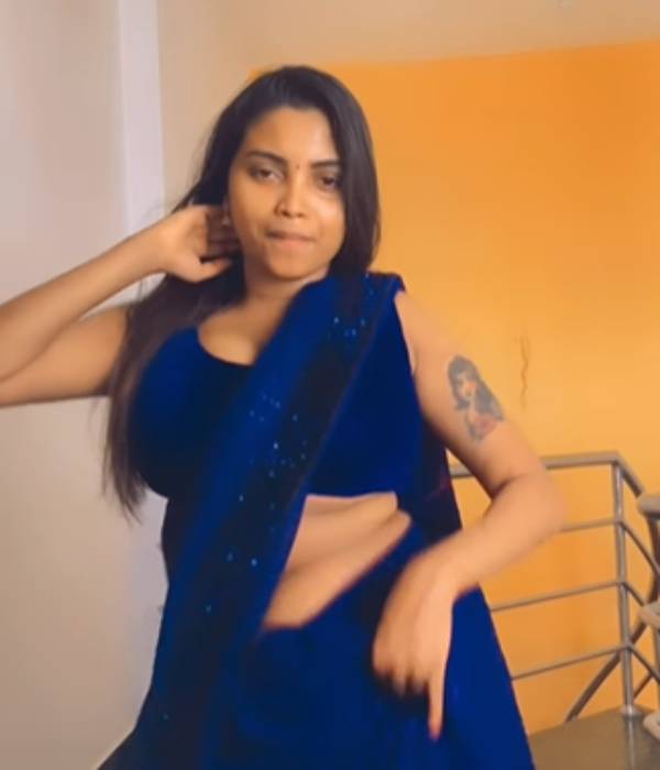 TikTok Elakkiya : ஆசைய காத்துல தூது விட்டு..மாராப்பை விலக்கிவிட்டு ஆசை ...