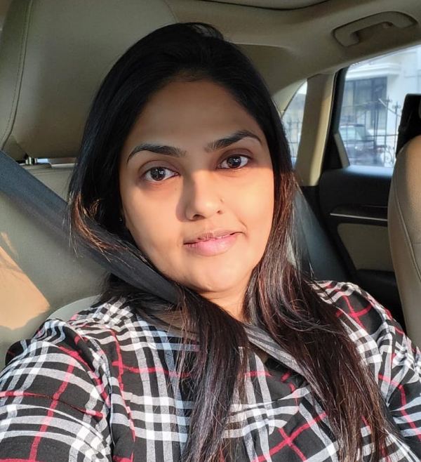 Nirosha: நைட்டியில் பார்த்த நிரோஷாவை.. மாடர்ன் உடையில் பார்த்து இருக்கீங்களா.. 52 வயதில் செம ...