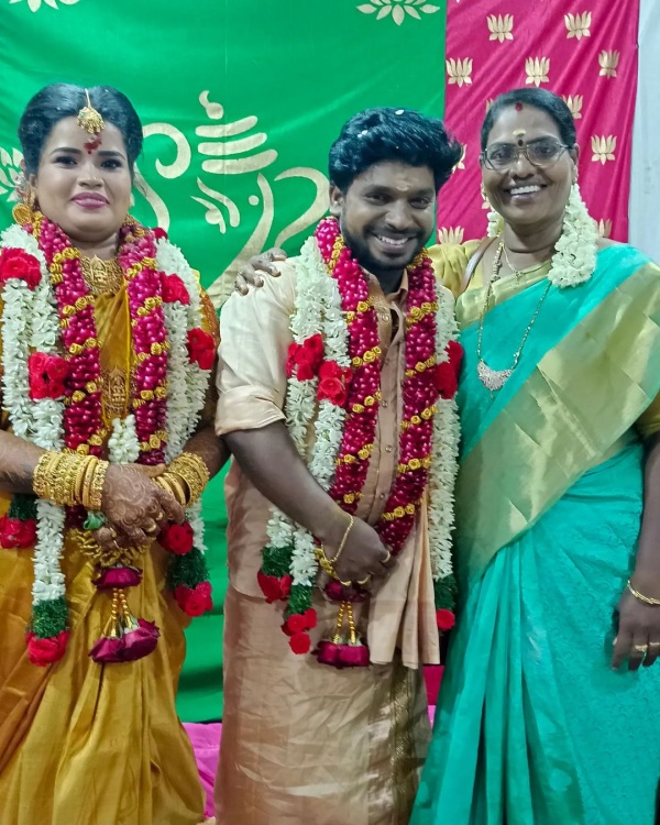 Nanjil Vijayan Marriage: நாஞ்சில் விஜயனுக்கு திருமணம்.. தாலி கட்டும் வீடியோவை பார்த்தீங்களா ...
