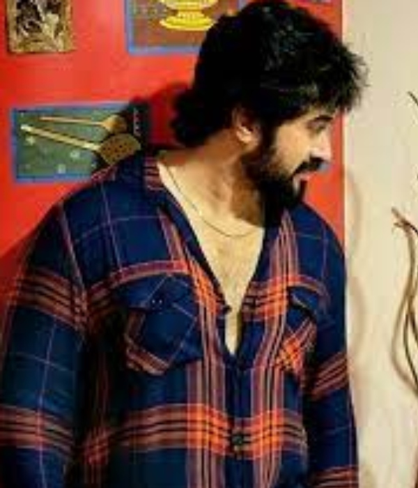 Ethirneechal - அட அவரா நீங்க.. அந்த மாதிரி படத்தில் நடித்த எதிர்நீச்சல் ...