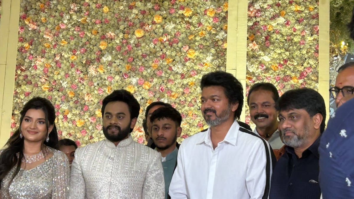 Vijay: லியோ தயாரிப்பாளர் வீட்டில் விசேஷம்... மாஸ்ஸாக என்ட்ரி கொடுத்த ...