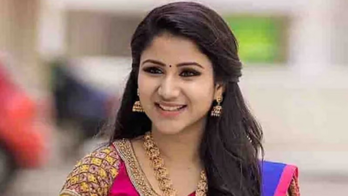 Alya Manasa: 1.8 கோடியில் வீடு கட்டிய ஆல்யா மானசா.. சம்பளம் எவ்வளவு ...